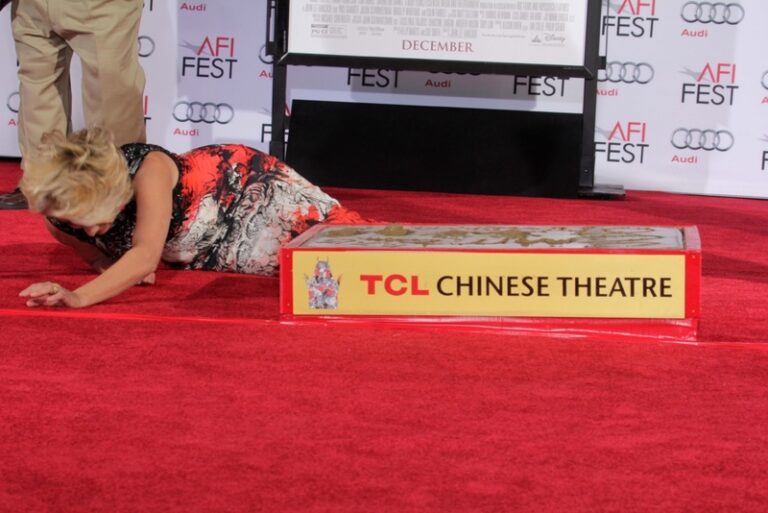 The Most Embarrassing Red Carpet Moments That Will Make You Cringe ...